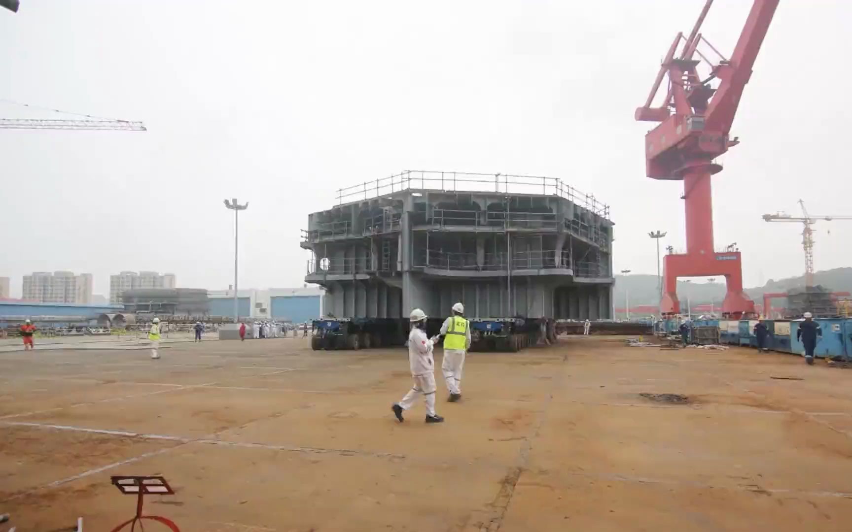 ...天然气处理能力12.4亿立方米/年,可满足330万户家庭一年的用气量。