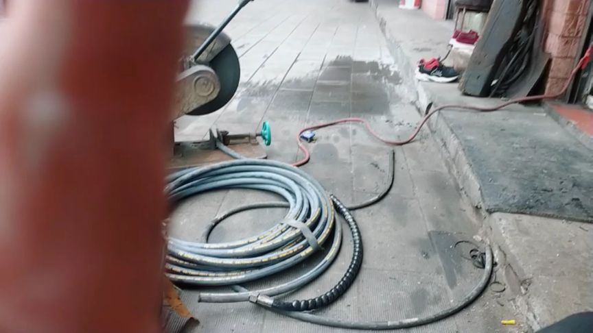 每天的工作就是压管子生活压力大