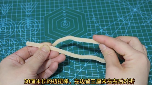 扭扭棒小蛇可爱简单教程