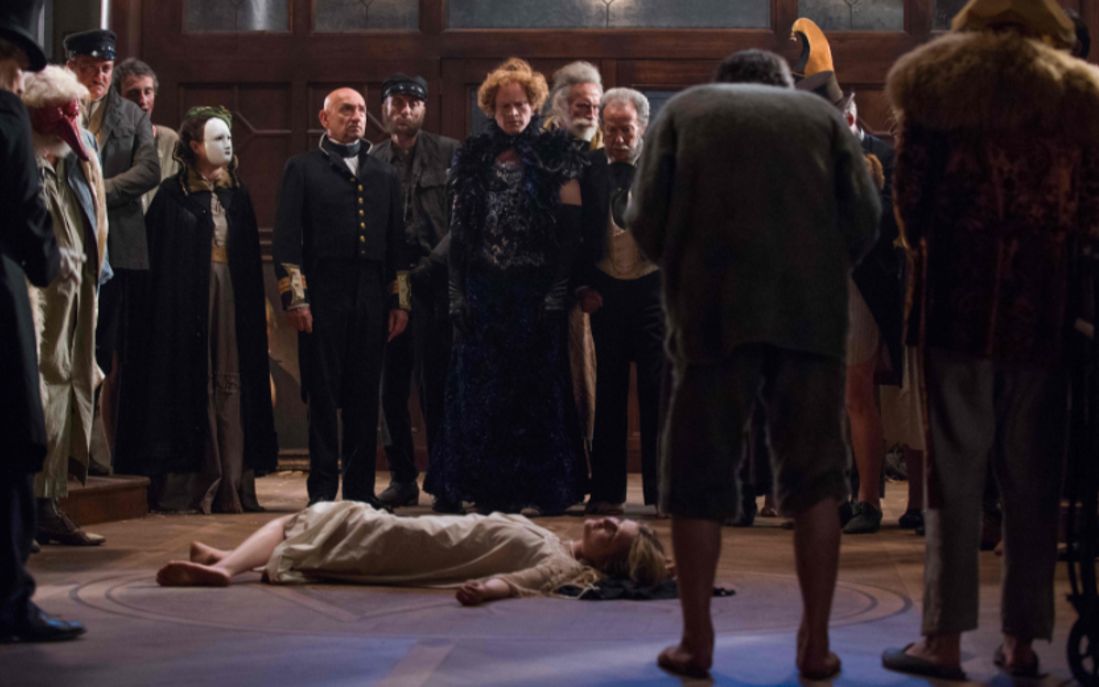 医院被病人们所控制,医生被关起来,你清楚谁才是真正患者吗?