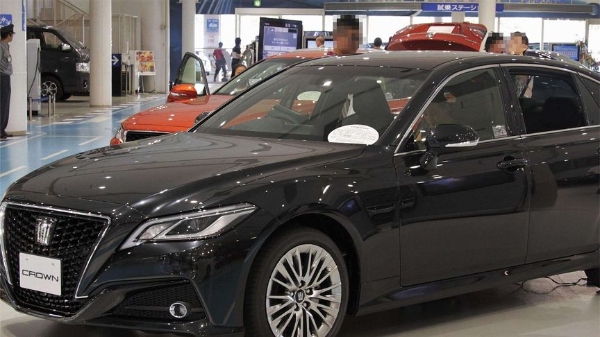 全新丰田“皇冠”亮相街头!2.4T+9AT+四驱,售价或22.8万元起