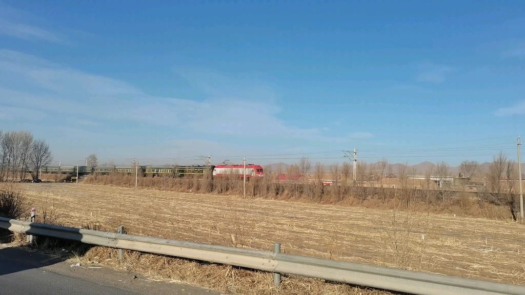 沈局辽段SS9G牵引K1457次列车通过京通线491KM道口