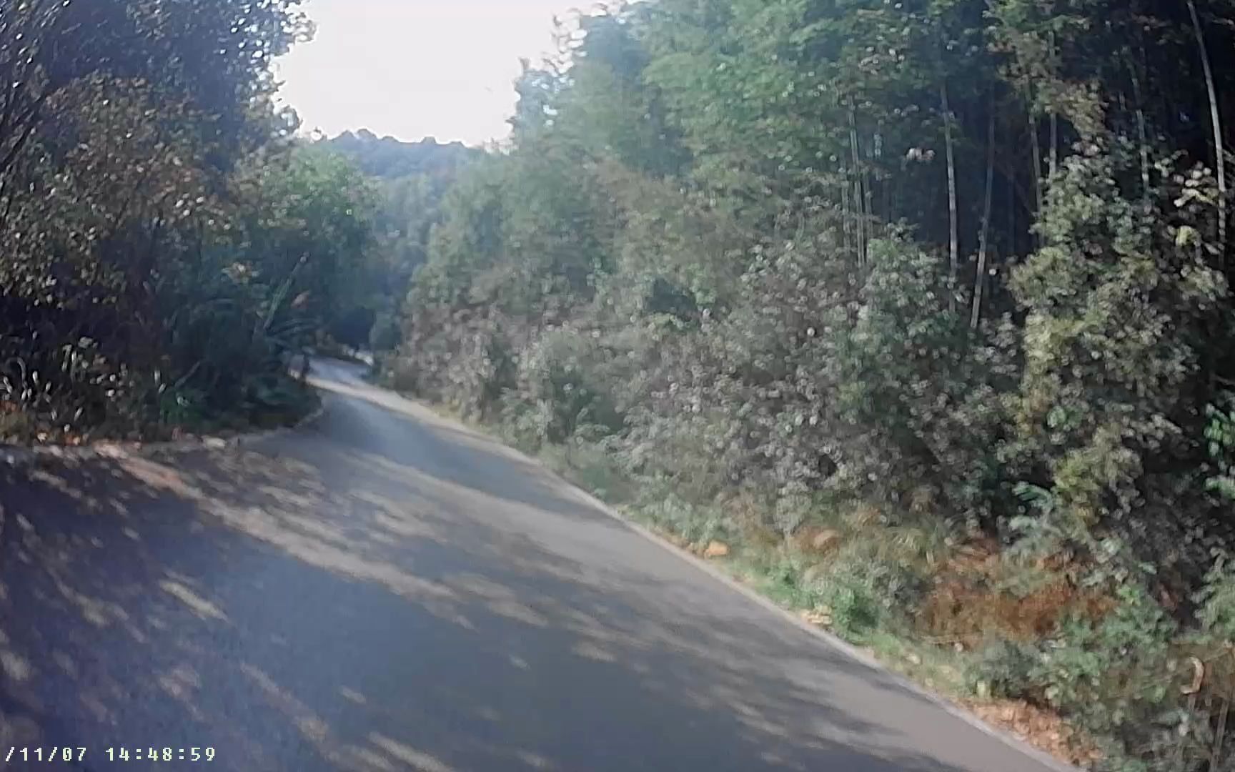 阿普利亚srmax250gt跑山,行车记录仪效果