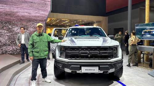 冰封猛兽!福特F-150猛禽限量版实拍,皮卡界的性能图腾觉醒