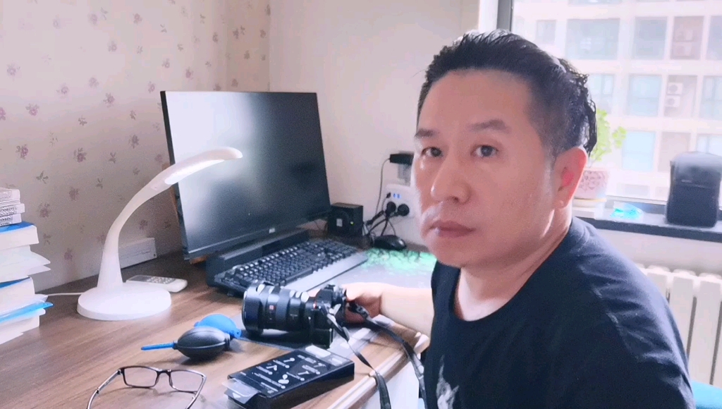 一招搞定——索尼全画幅微单A7R2的传感器清洁 出品人:摄影师桐舟