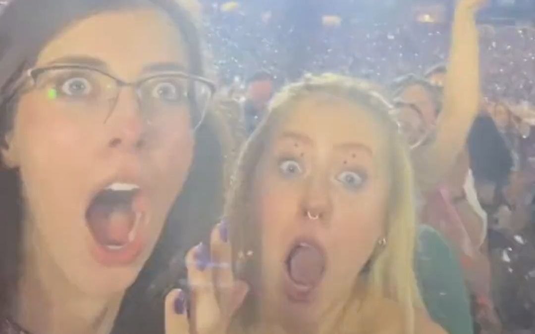 霉霉演唱会,这首歌有种灵魂出窍的感觉 taylorswift 演唱会