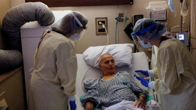 美国因感染新冠住院人数超14万,达到历史最高水平