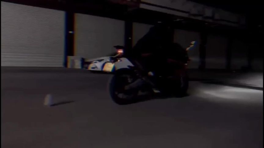回归致敬,少年最终选择了雅迪。#机车 #摩托车 #雅迪电动车