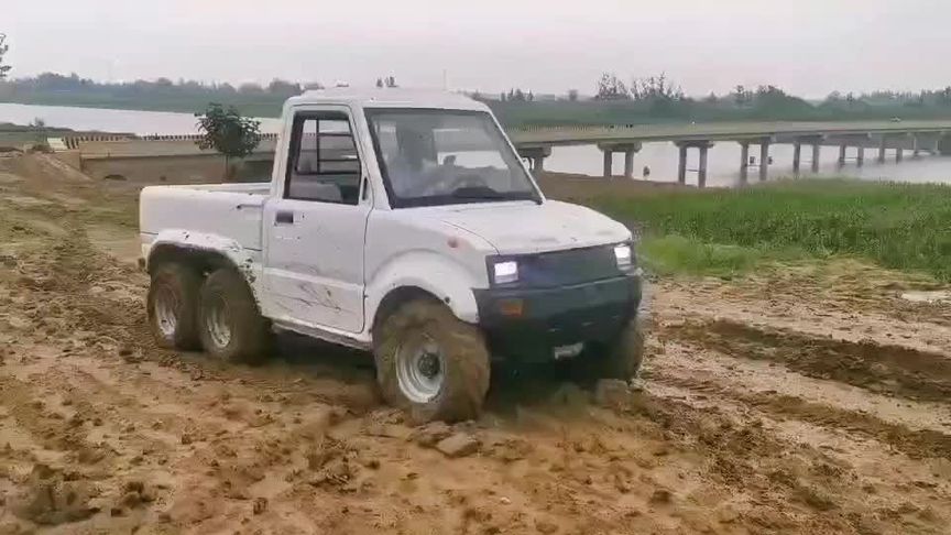 六驱动悬挂 重型电动皮卡车 ,越野电动车