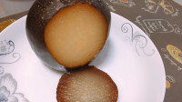 冻梨是梨烂了？不愧是东北流量水果，历经72小时终于吃到，鲜美啊