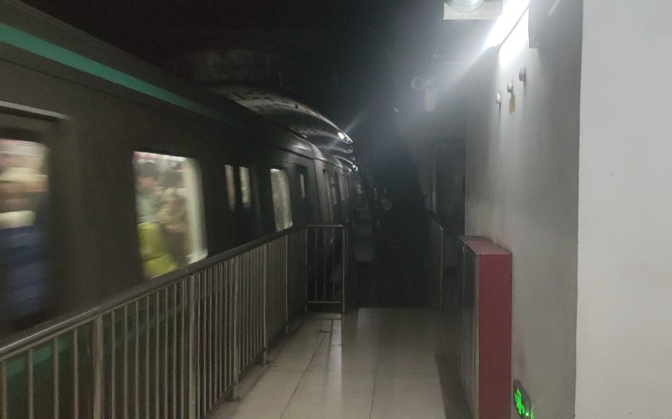 【北京地铁】08066进前门站,开往朱辛庄