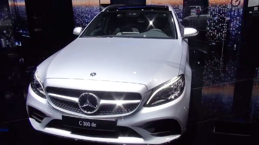 全面展示:新款奔驰C300插电式混合动力汽车,这车细节做得很到位