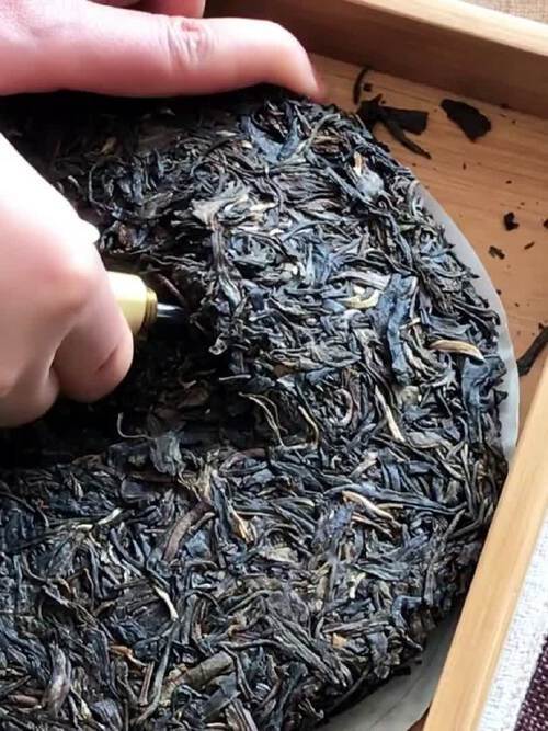 生普洱茶和熟普洱茶的区别,在制作工艺、口感和色泽等方面有不同