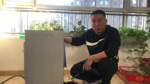 洗衣服总洗不干净,使用六年没清洗过的洗衣机,洗出来的衣服你敢穿吗?