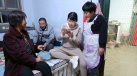 看看我们这里今年农村合作医疗交多少钱,二妗子说也太招笑了