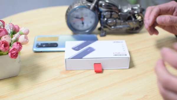 .U盘,超大文件秒传:快人一步