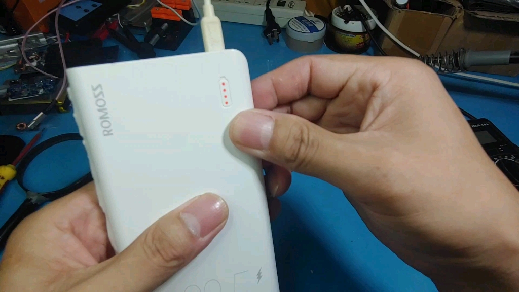 维修罗马仕2万毫安22.5瓦充电宝移动电源 无法充放电