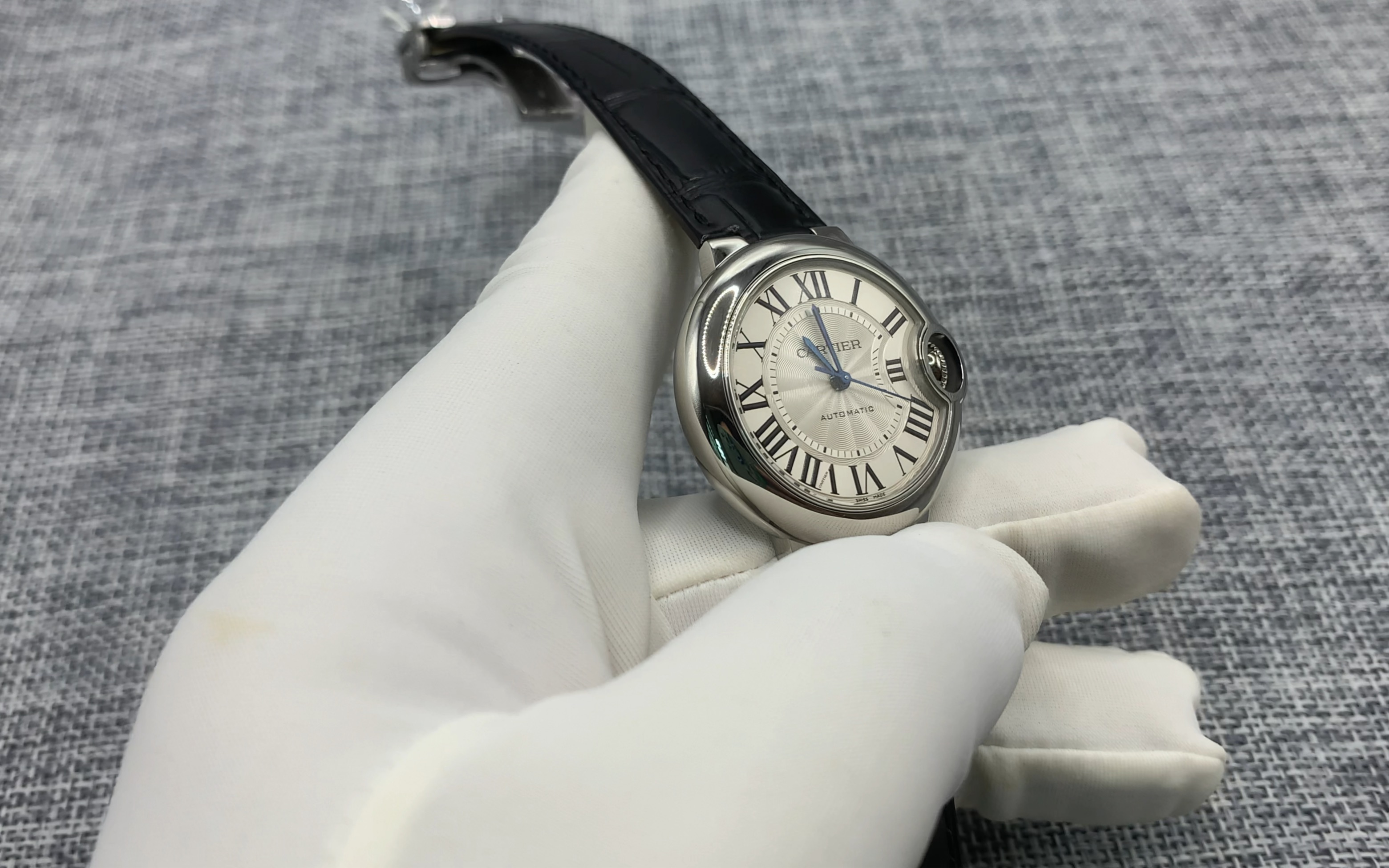 经典永恒卡地亚蓝气球系列腕表