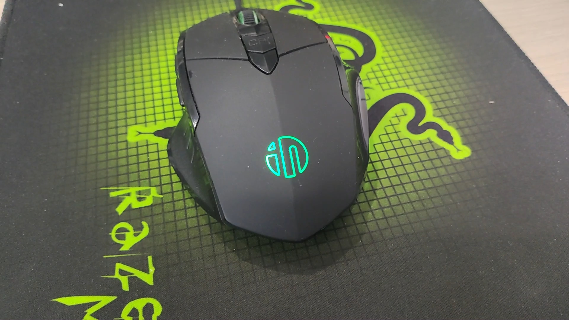 英菲克20多元钱的鼠标使用1年左键就不灵敏