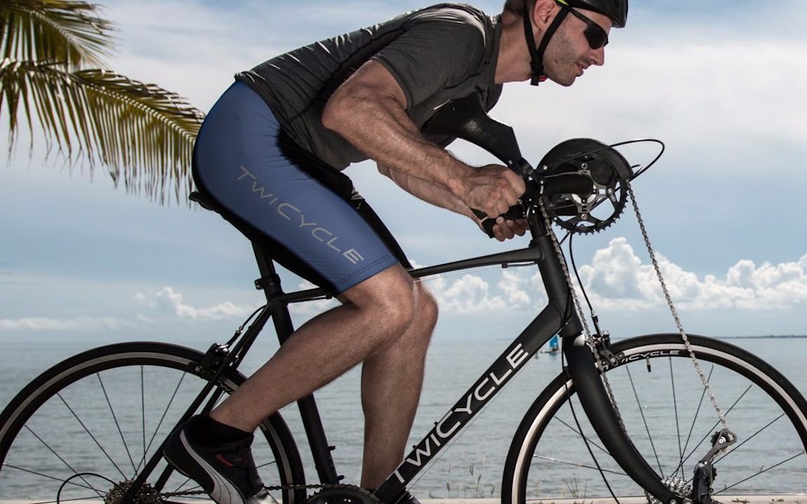 “手脚并用”自行车!不用油不用电,时速120公里,899美元一辆