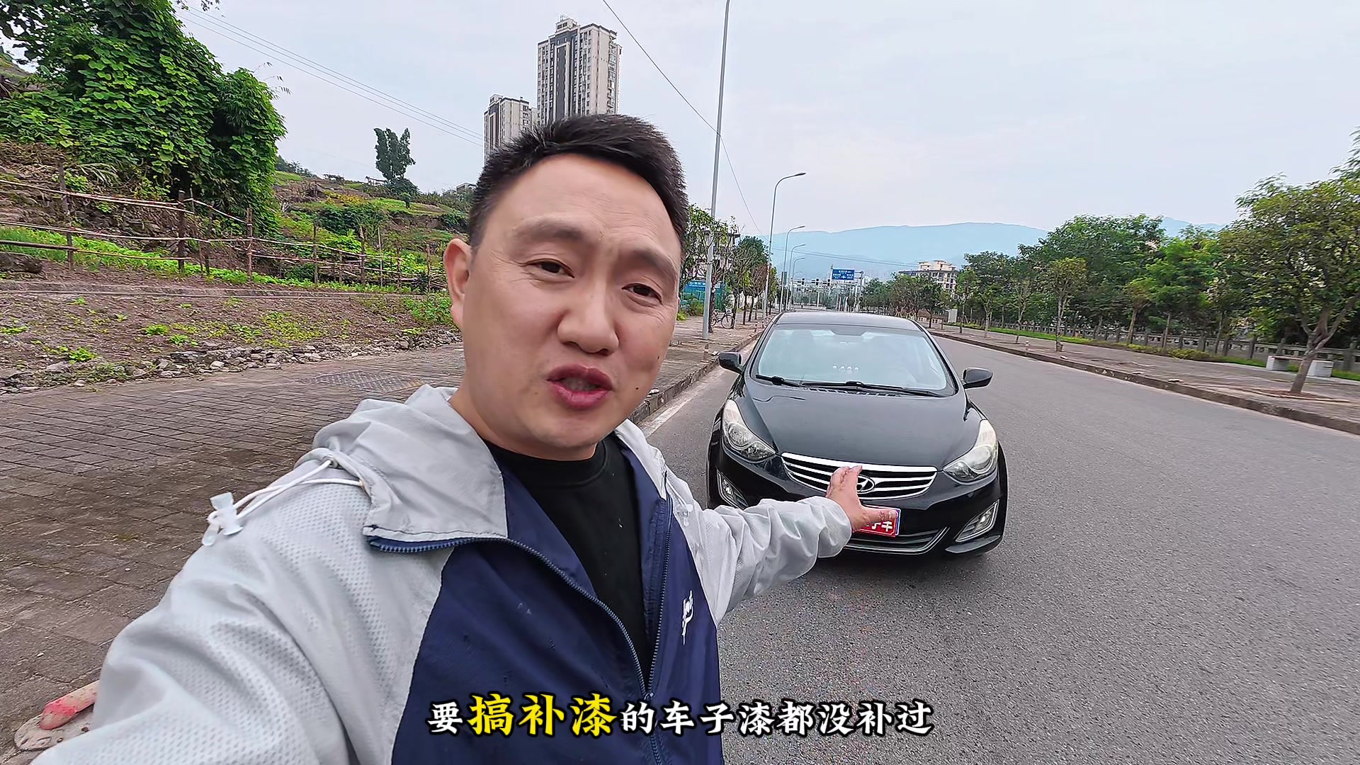 收个极品车:14差个月13年12月现代朗动,一手户全车原版原漆极品车况...