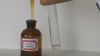 亚硝酸分解成淡蓝色的N2O3随之又分解成NO和NO2