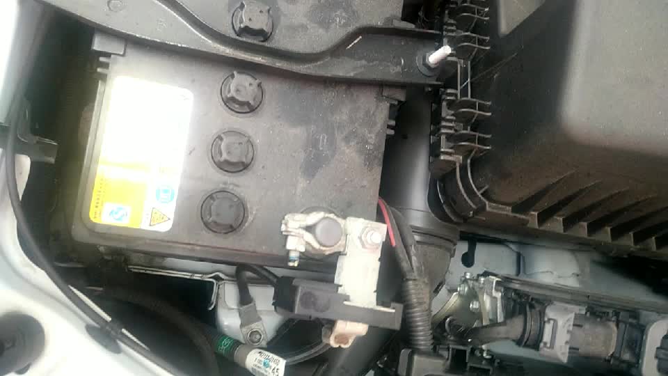 卡罗拉的电瓶挺抗用的,「来自懂车帝车友圈」