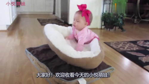 刚出生的宝宝,放在床上没人管,哭个不停