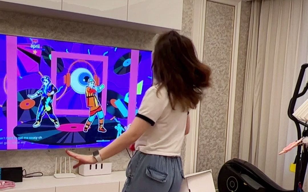 舞力全开《Funk》喜欢这种强节奏律动的音乐舞动作不多,又有些小...