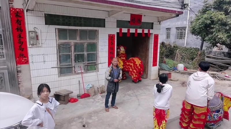 醒狮闹新春 醒狮贺岁,喜事盈门,好多年了