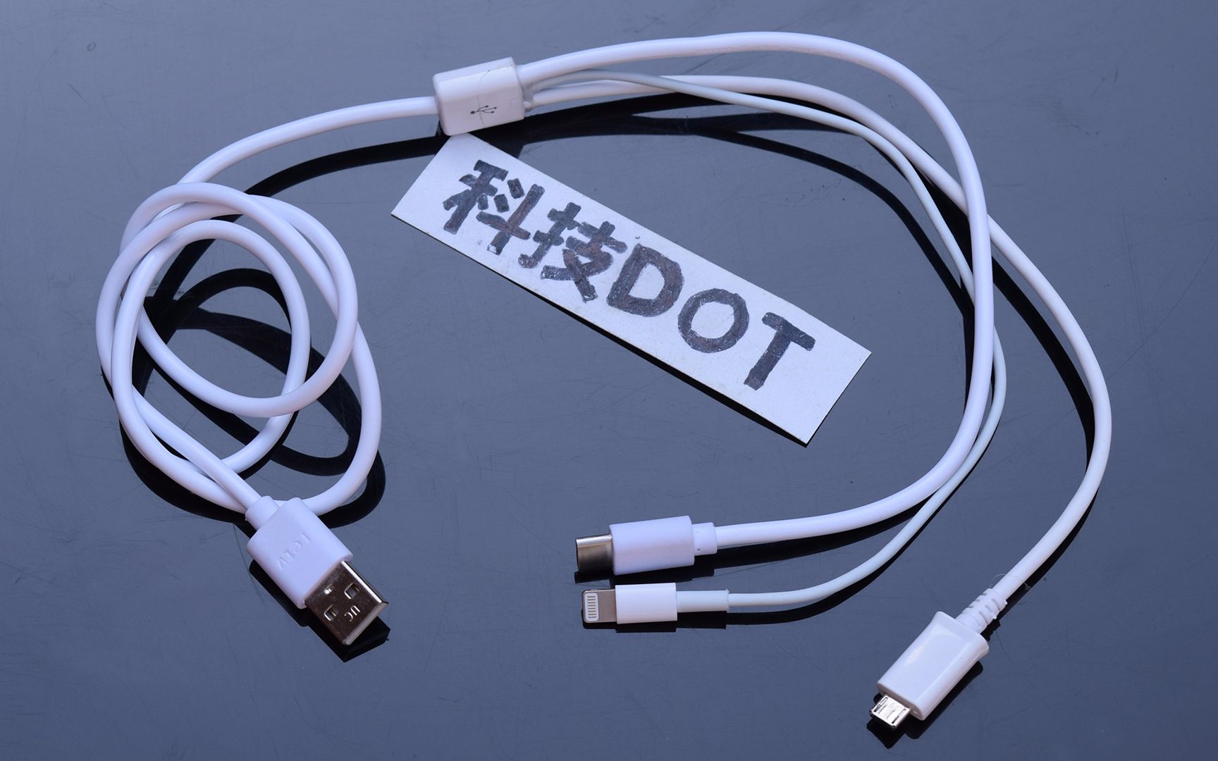 苹果安卓手机充电只需一根数据线 教你自制实用三合一microUSBtypec...