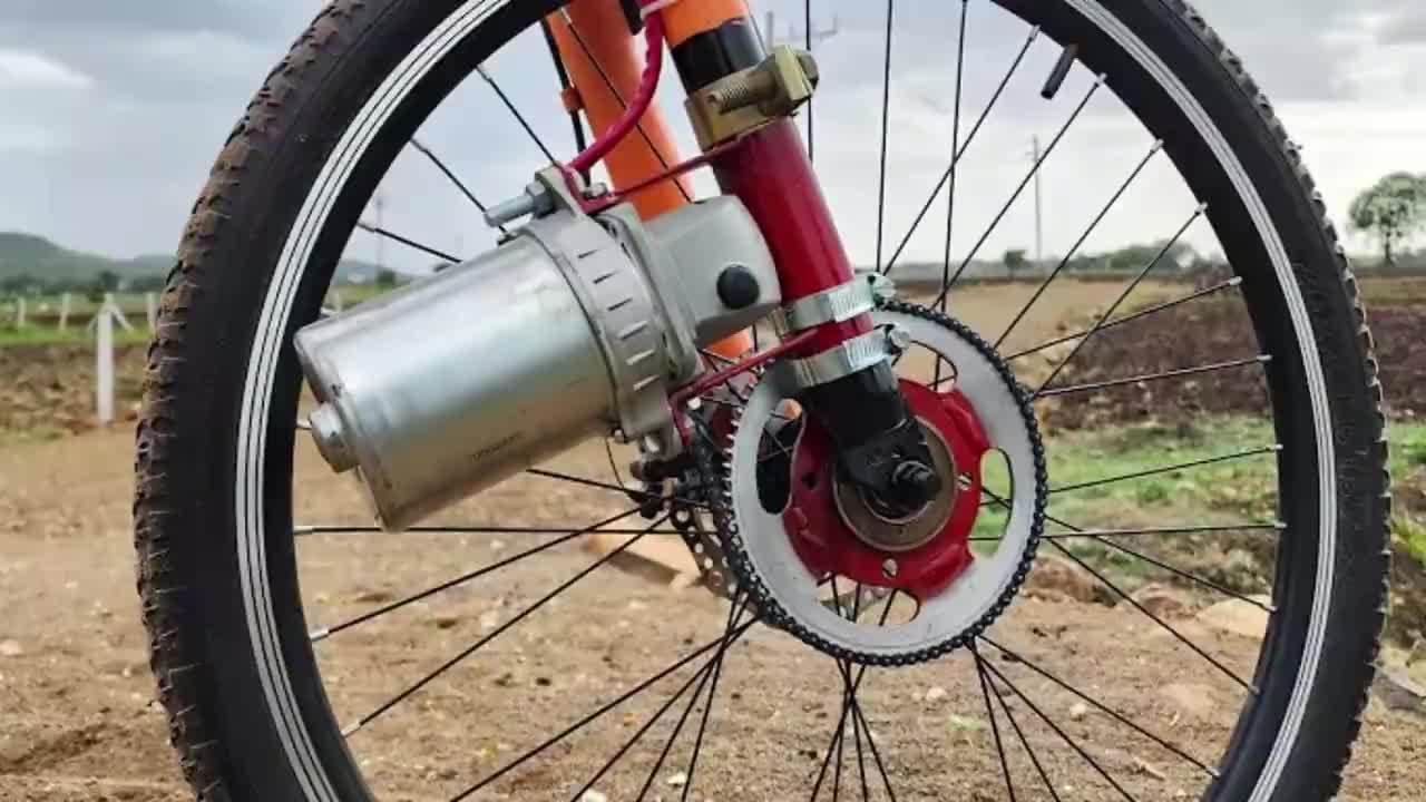 谁能想到电机与自行车结合成电动车,这车真帅!