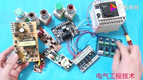 老电工教你自制开关面板,一分钱也不用花,就能轻松控制PLC