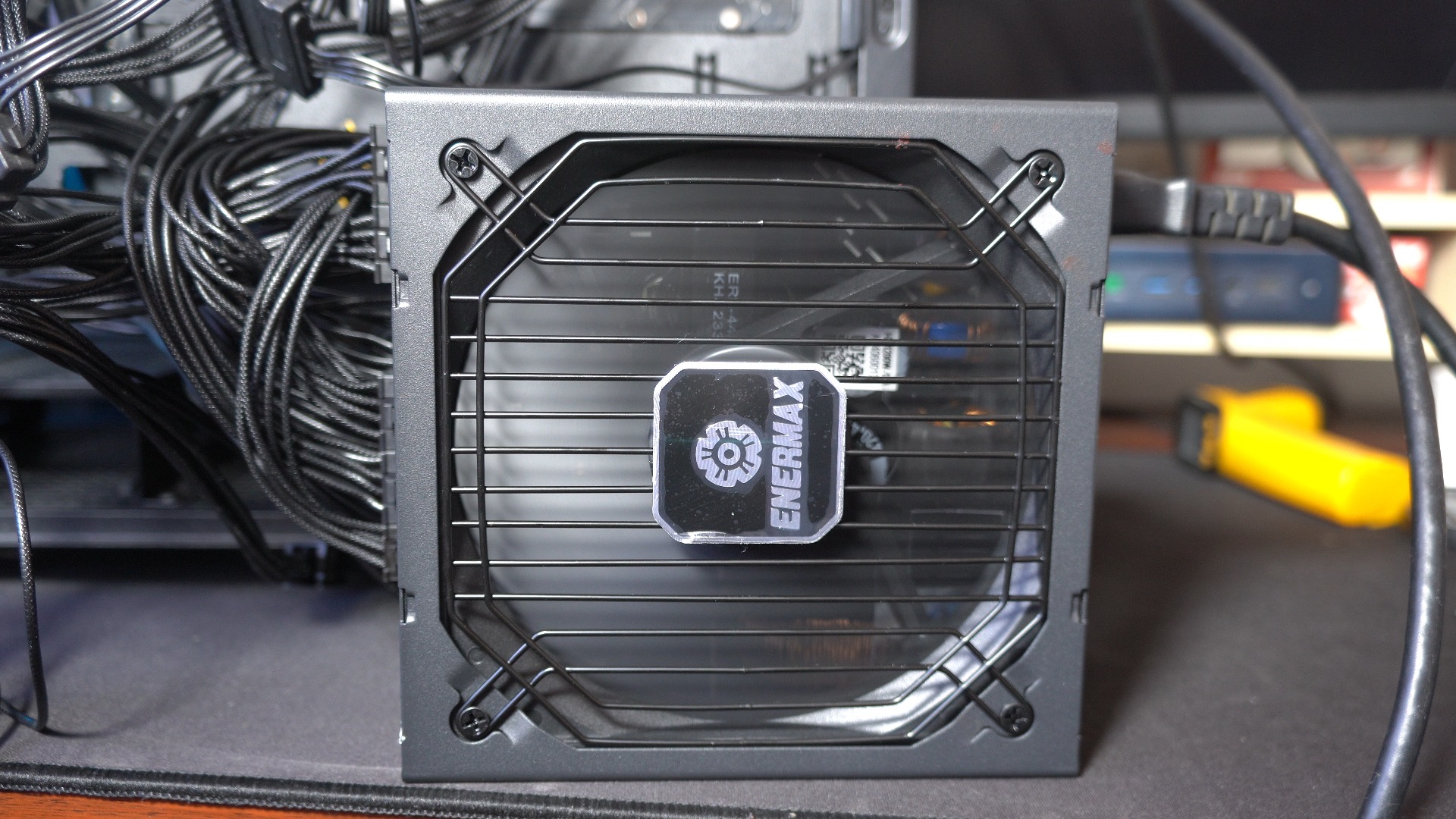 安耐美(Enermax)ATX3.1全模白金牌电源PX1200W二代逆转弹尘功能...