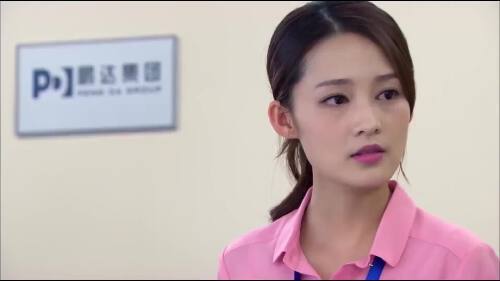 姑娘开会被经理赶走,她男友是总裁,经理大祸临头