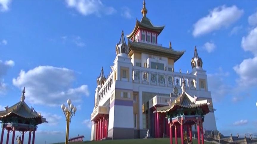 卡尔梅克人虽在异乡,仍信奉藏传佛教并保留蒙古习俗丨家在内蒙古