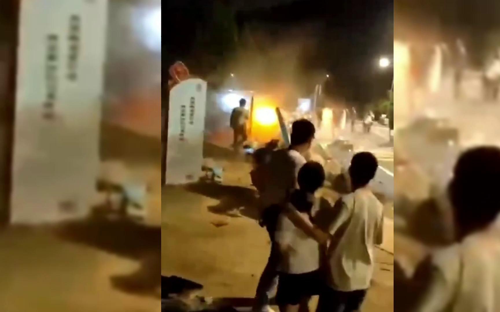 渔洋山深夜马路集体性飙车!拐弯不减速导致车辆失控,这车开得太坑人