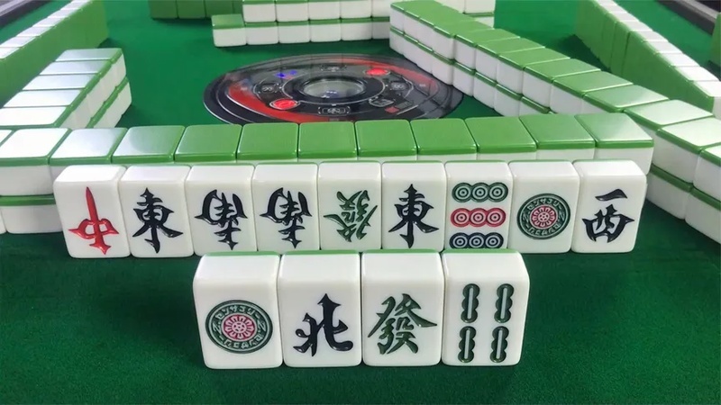 麻将机坏了吗起手十张风牌,这是掉到风窝里了吗