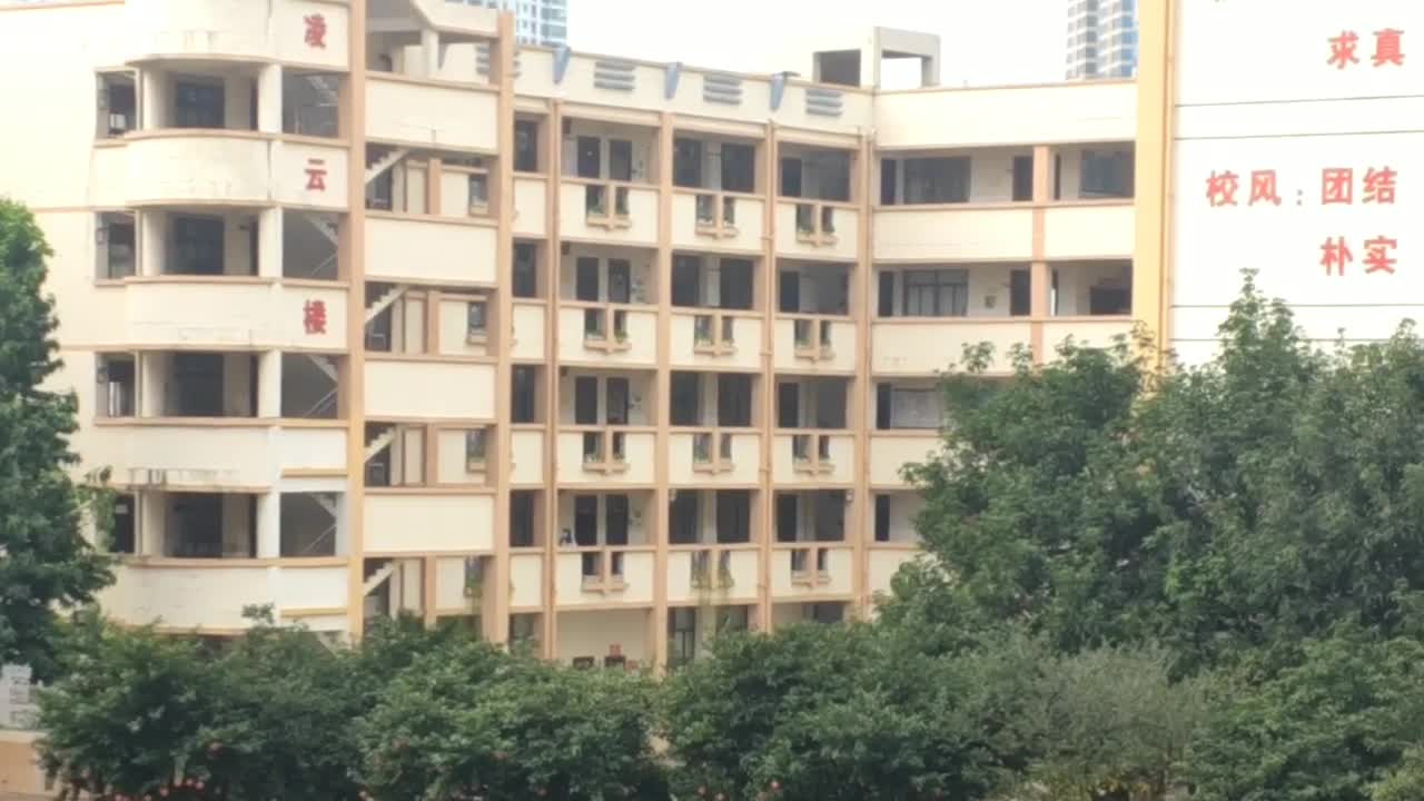 开启学校消毒工作,为师生安全到校上课!