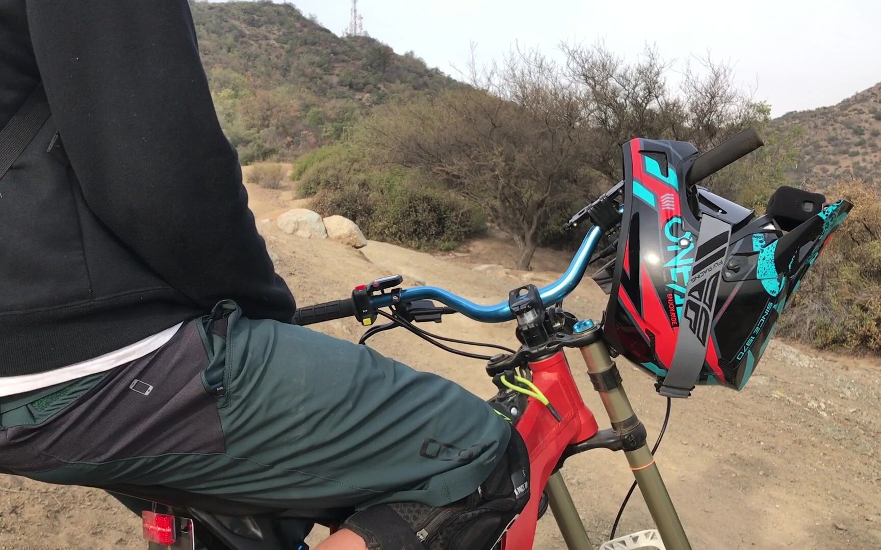 这台车,到底是电动山地车,还是电动摩托车?