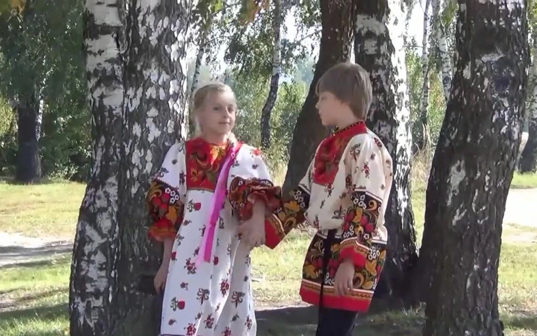 俄罗斯民歌《卡林卡》,可爱男女童欢乐合唱