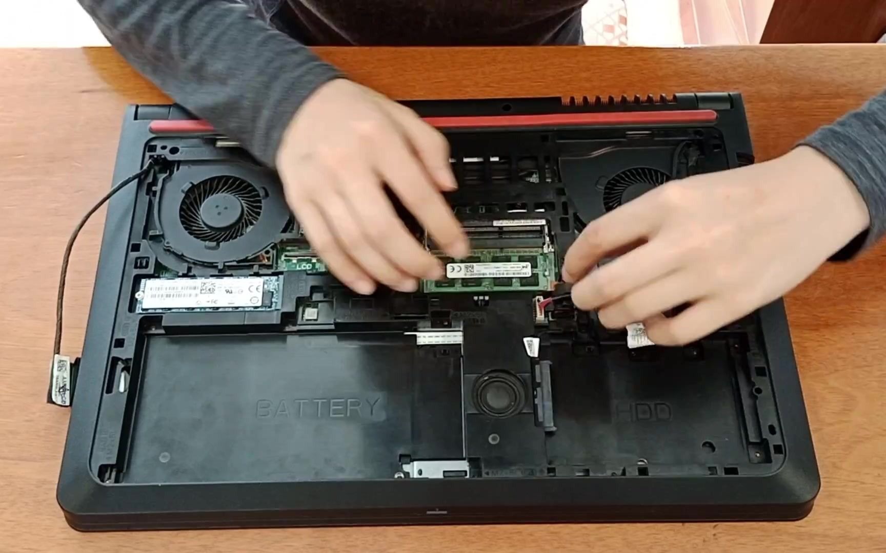 【拆机(下)】笔记本拆屏后组装(戴尔灵越 inspiron 15 7559)