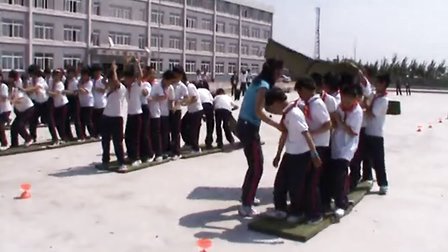 小学体育课前滚翻教学视频