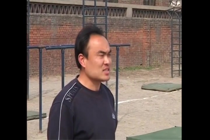 华东师大版八年级体育第四章 体操类运动体操类运动的基本技术-高...