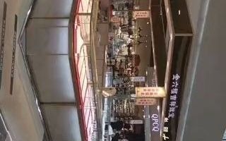 商场玻璃珠宝首饰展示柜台-金六福吉祥珠宝