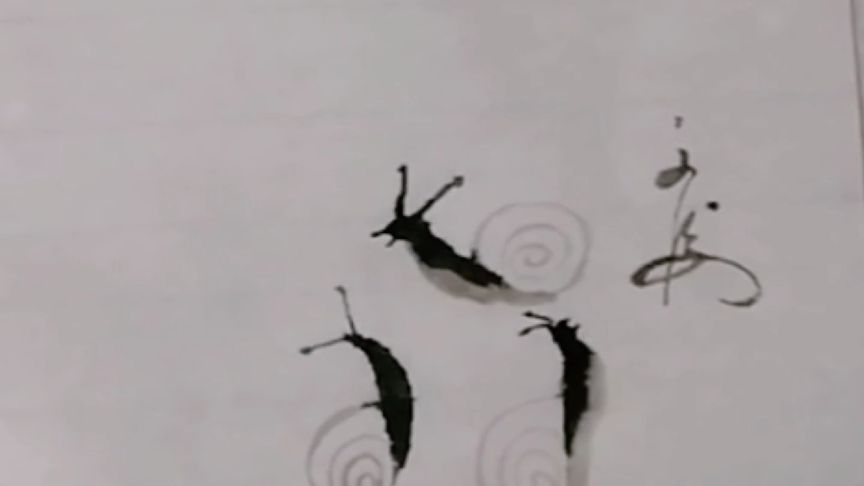 国画写意蜗牛技法,用笔精湛,看一遍真的太唯美了