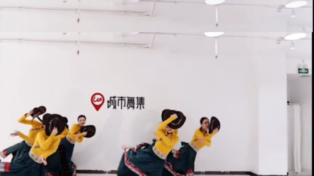 赵老师的学员们跳的藏族舞《雪域》
