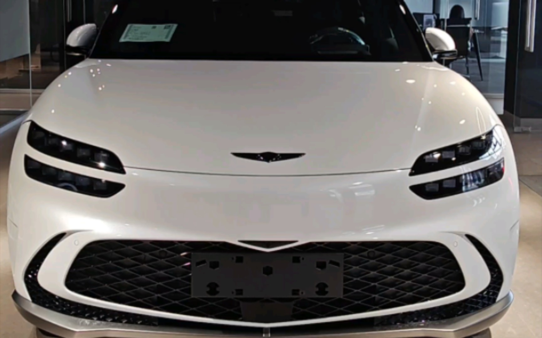 全国首台单电机GV60提车啦!645km续航,酷炫水晶球换挡