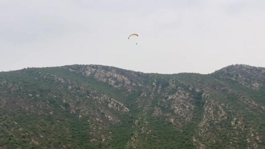 谁六一还没有个大玩具了,无动力滑翔伞模型高山飞行着陆场降落