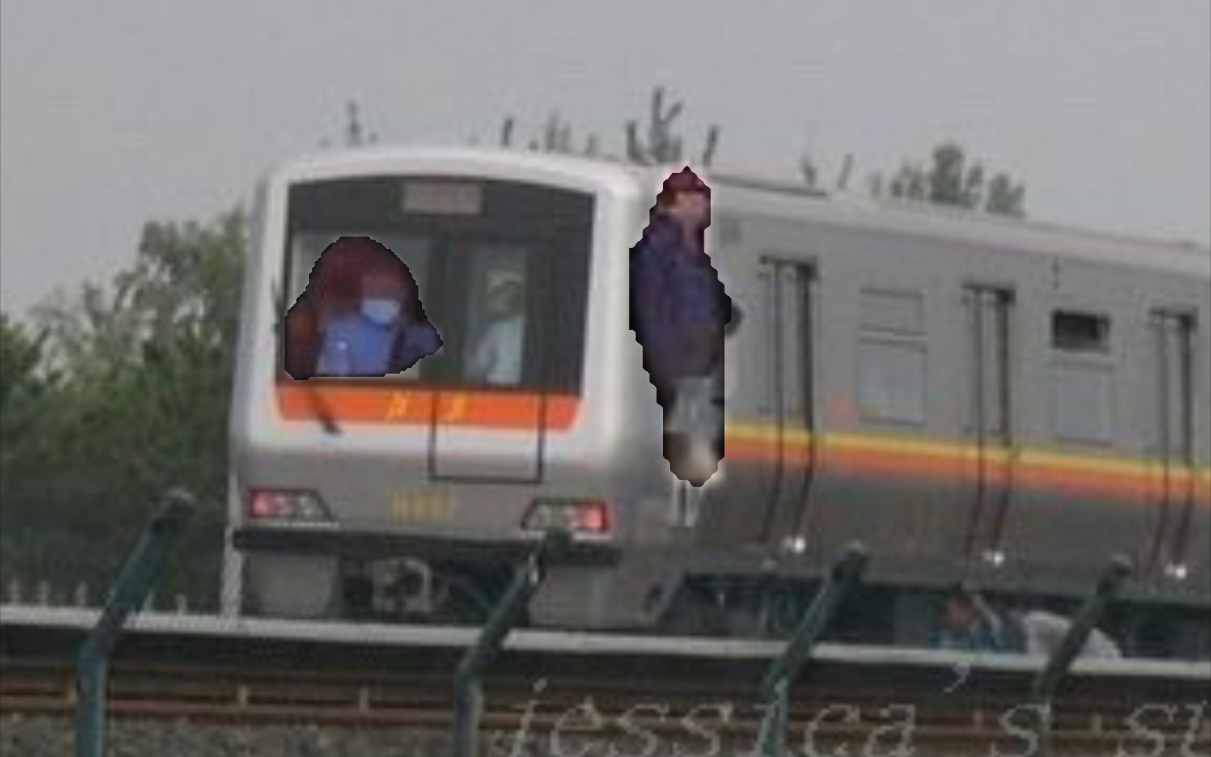 今天来玩地铁模拟器3D